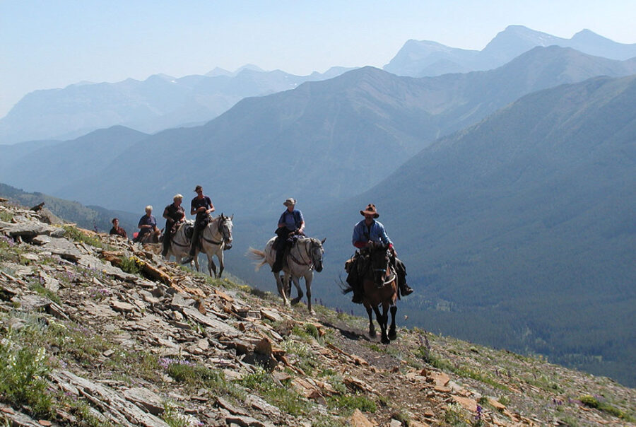Horseback Riding Rocky Mountains - Anchor D Guiding & Outfitting Ltd.